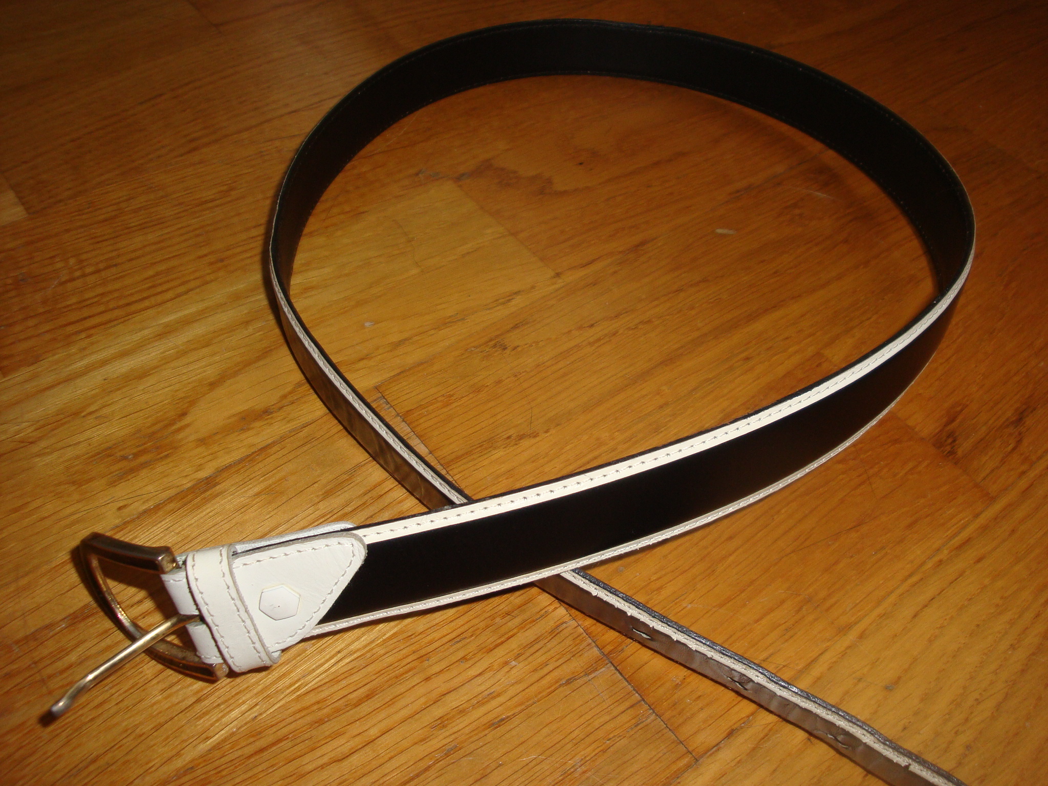 using belts to accent your outfits... - Styling Fabulous